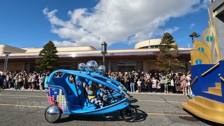 【USJ NOLIMIT!パレード】全フロート＆出演キャラクターや見どころを紹介！ 「超NOLIMIT!タイム」を全力で楽しむコツ、注意点は ...