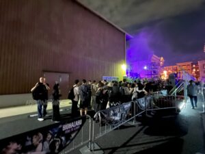 【USJバイオハザード2024】「バイオハザード・ナイト・オブ・ヒーローズ」オススメの鑑賞場所！体験レポ、注意点など | ひょんすけの旅ノート～Disney・USJ・国内外旅行～